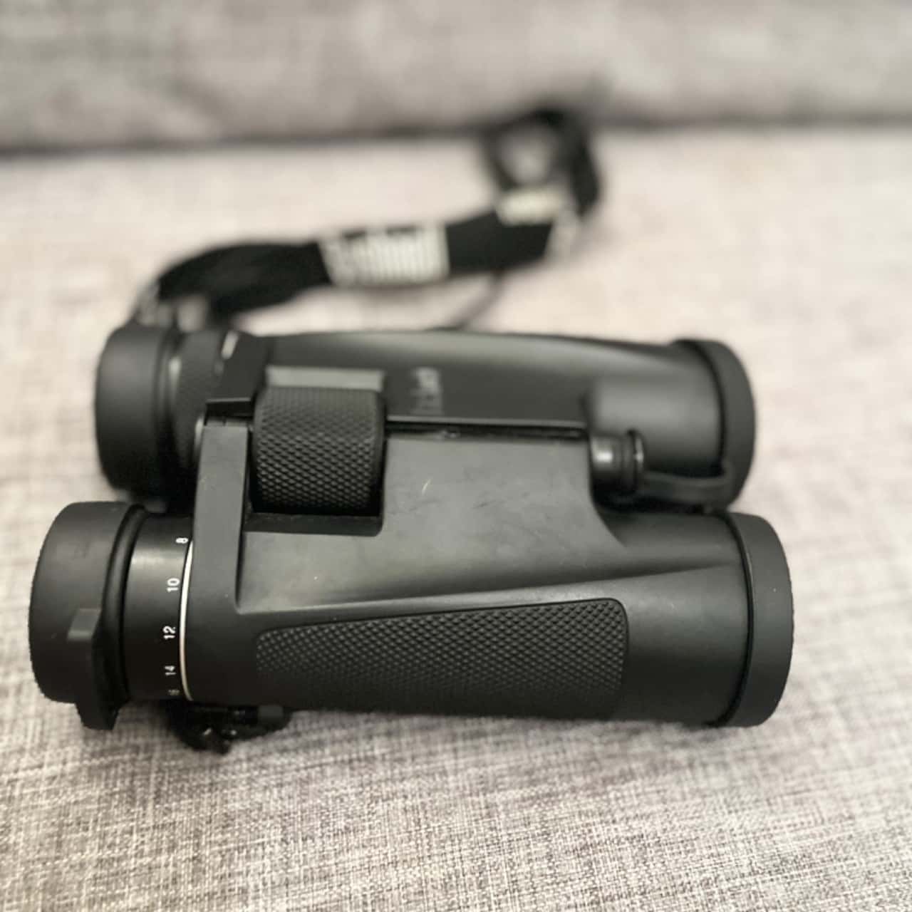 Bushnell 8-16 x40 Zoom Power View Roof Prism Binoculars(s)