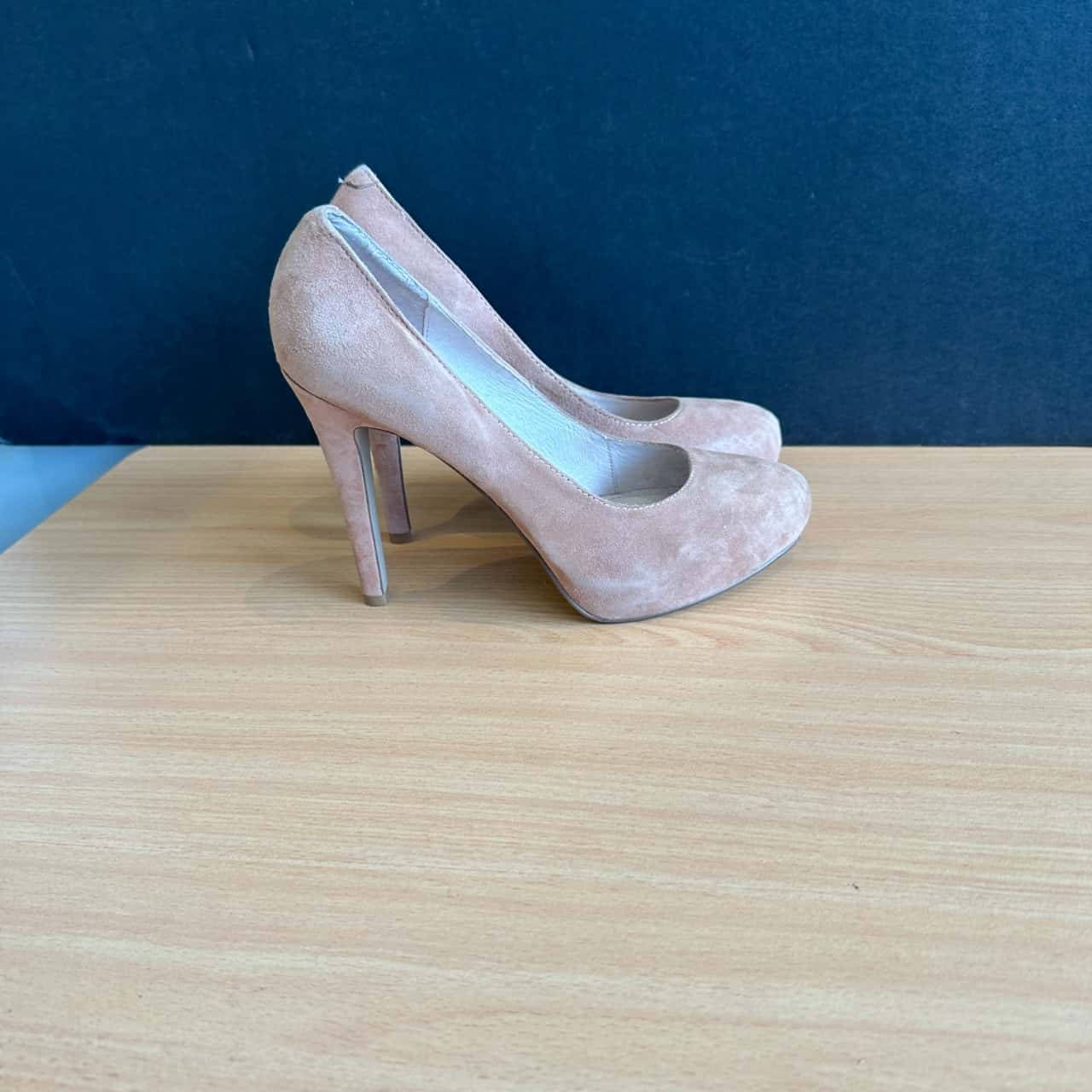 Witchery Women's Size 38 Suede Heels Blush