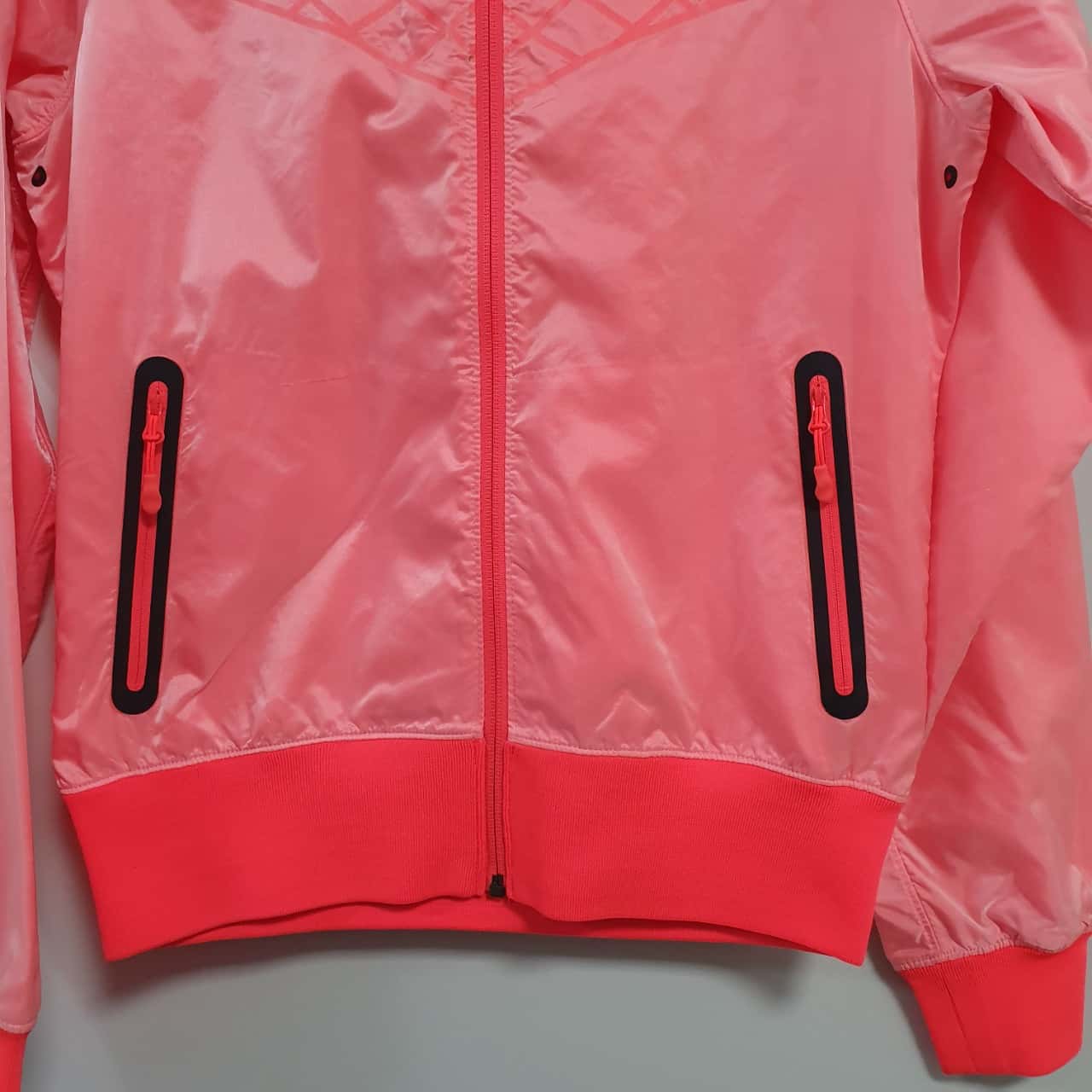Nike Womens Size M Neon Pink Windbreaker