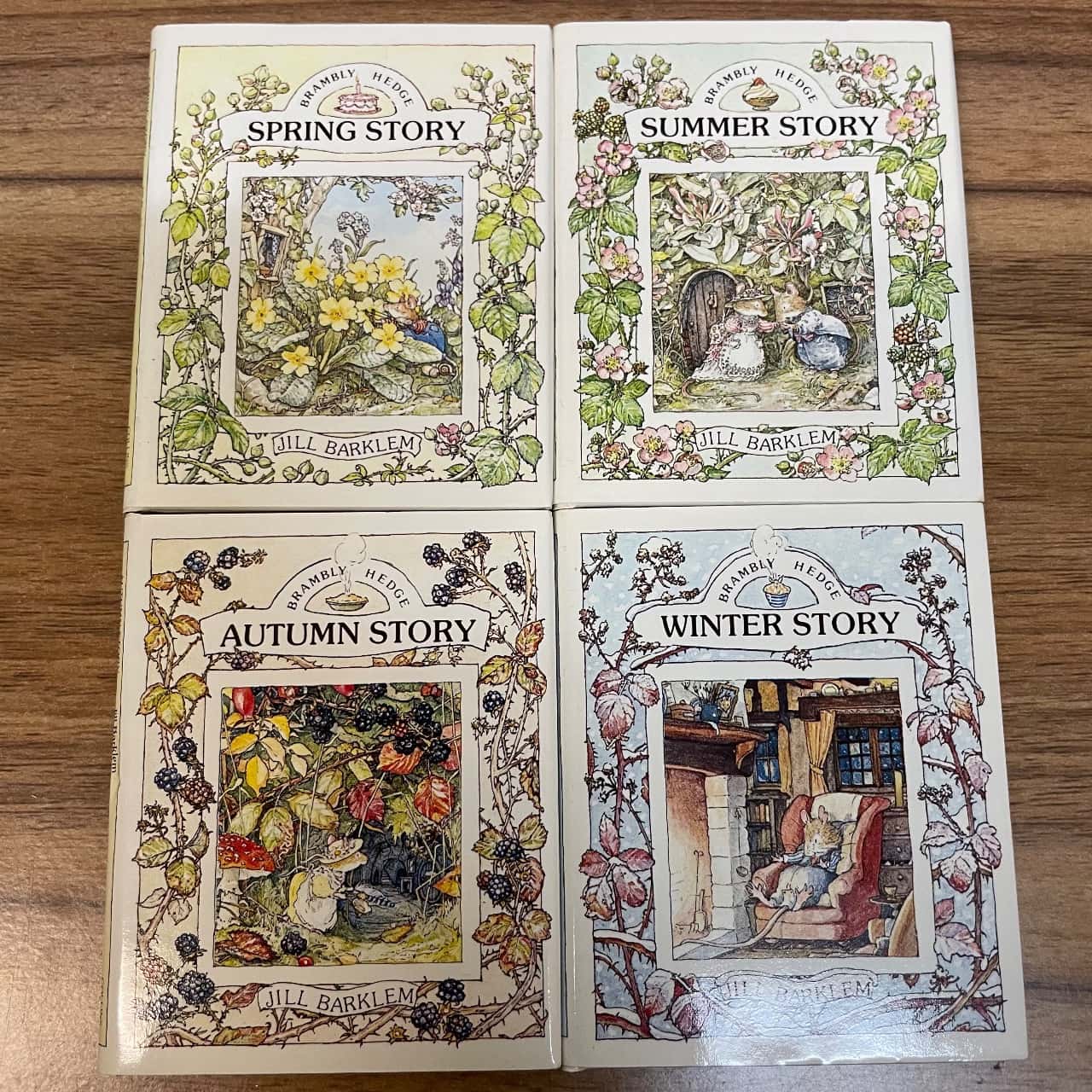 Brambly Hedge Little Library by Jill Barklem, Miniature Hardback ...