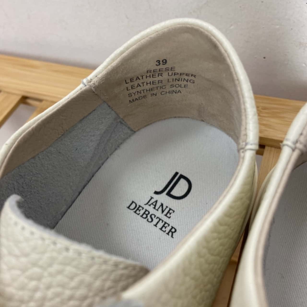 Jane Debster Leather Size 39 Cream Shoe (s)