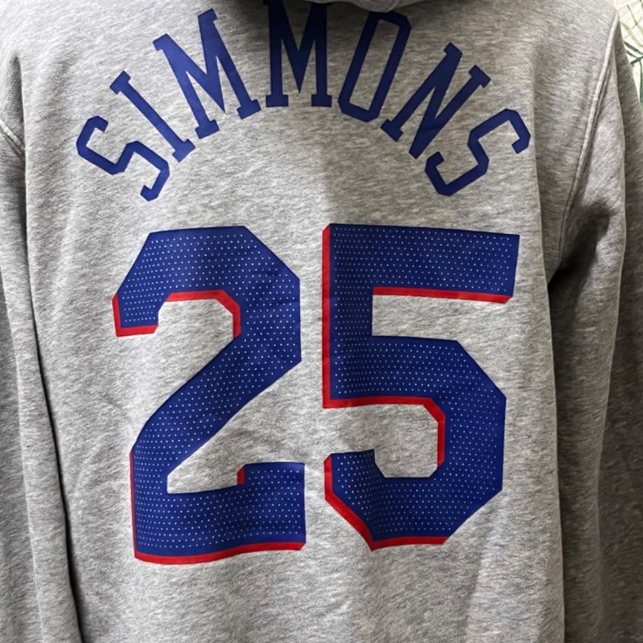 Nike Men's Phila Simmonds 25 NBA Basketball Size M Hoodie Grey (s)