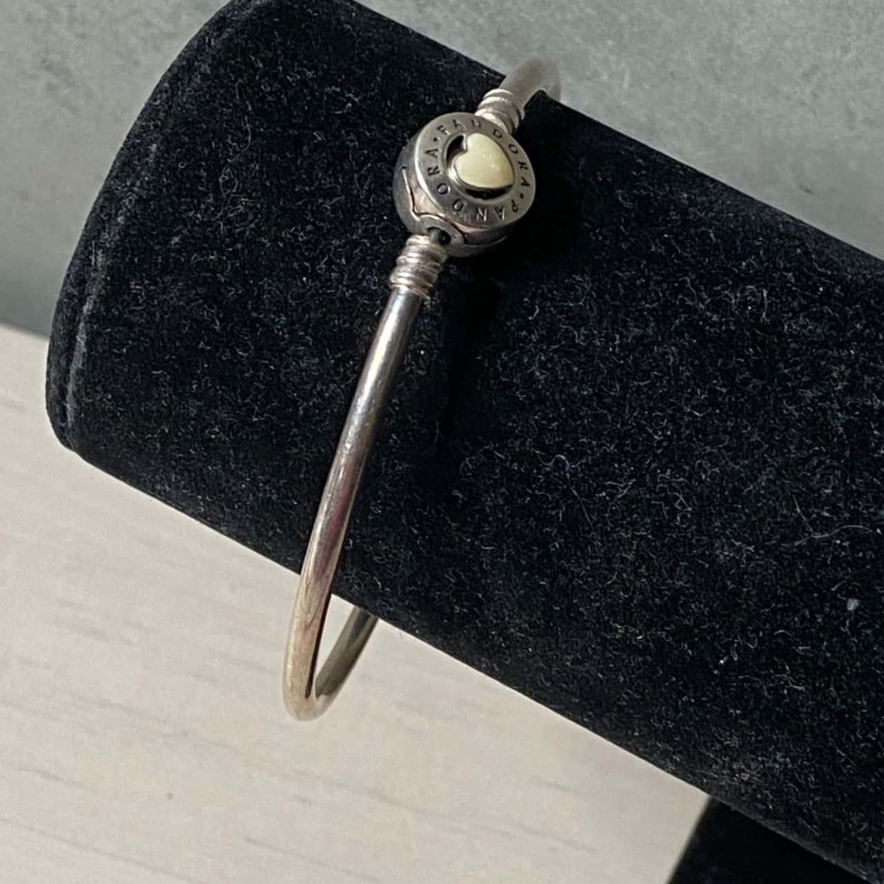 Pandora Heart Stone Clasp Bangle 925(s) - Used Very Good | Salvos Stores