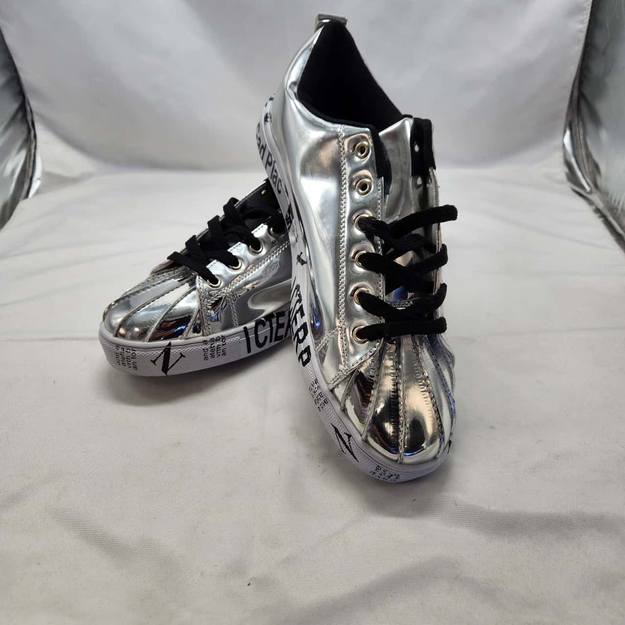 Womens Size 44 Silver (s)