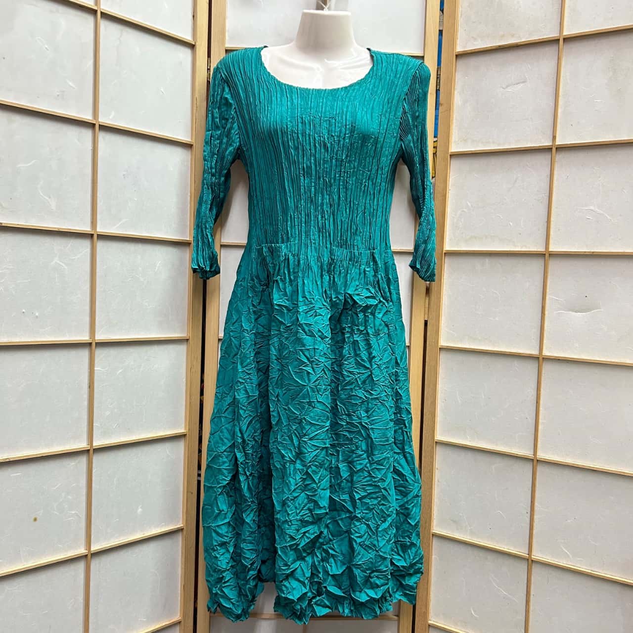 Alquema Smash Size 1 Crinkle midi dress to suit up size 14(s)