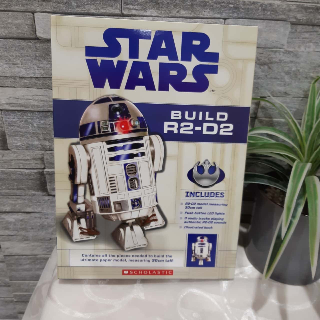 Star Wars Build R2-D2(s)