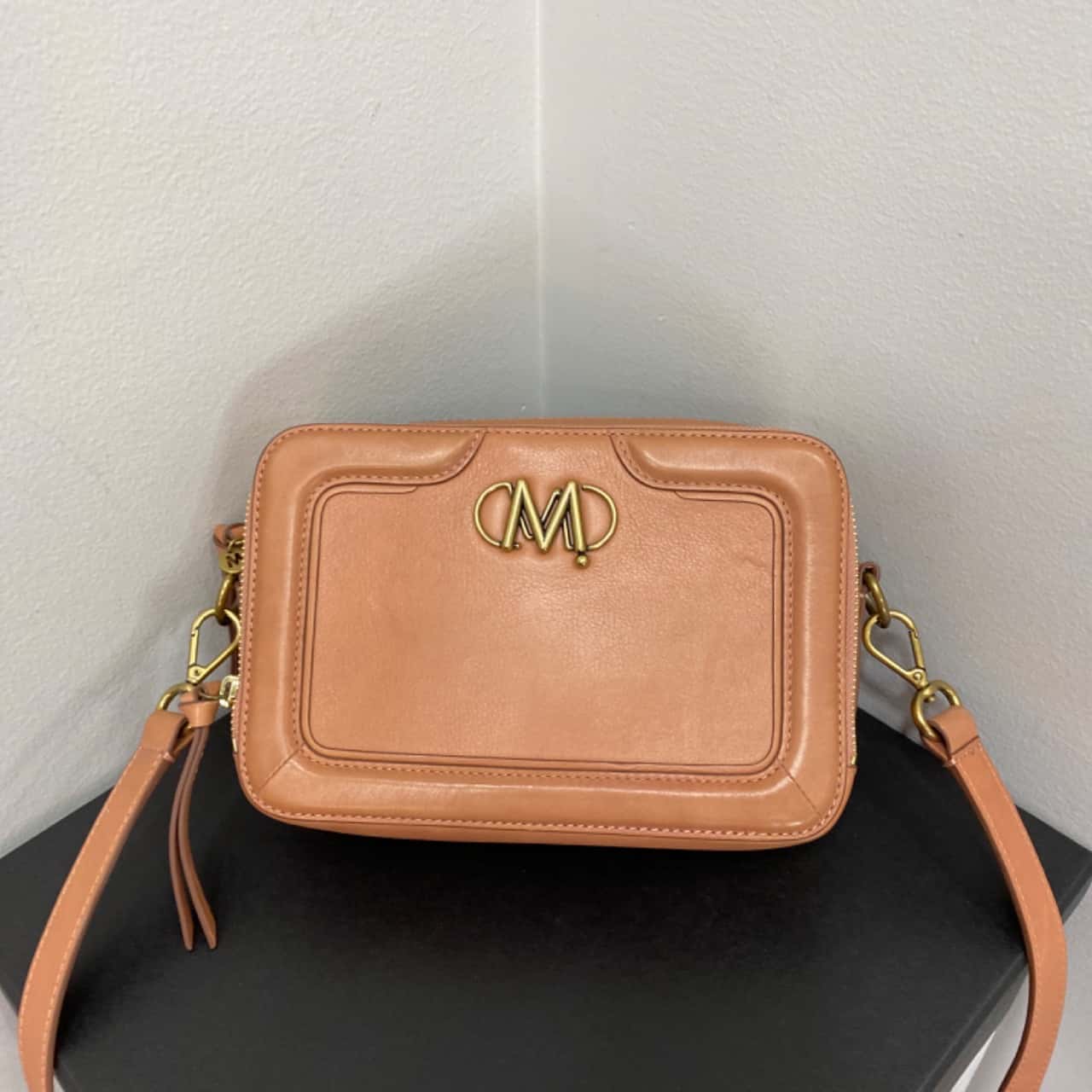 Mimco Womens Leather Shoulder Bag Brown (s)