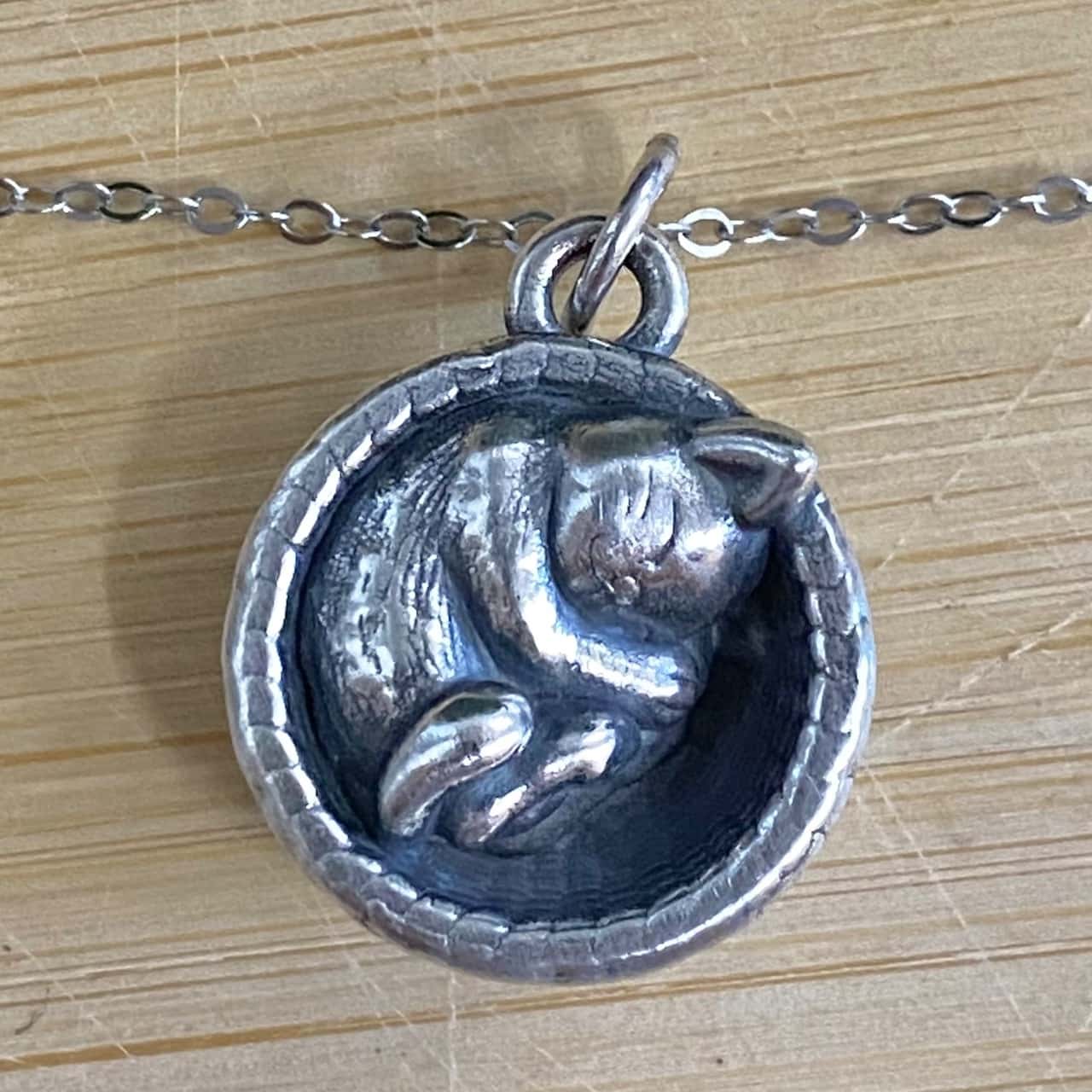 Sterling Silver Sleeping Cat Pendant Necklace (Chain Stamped 925)