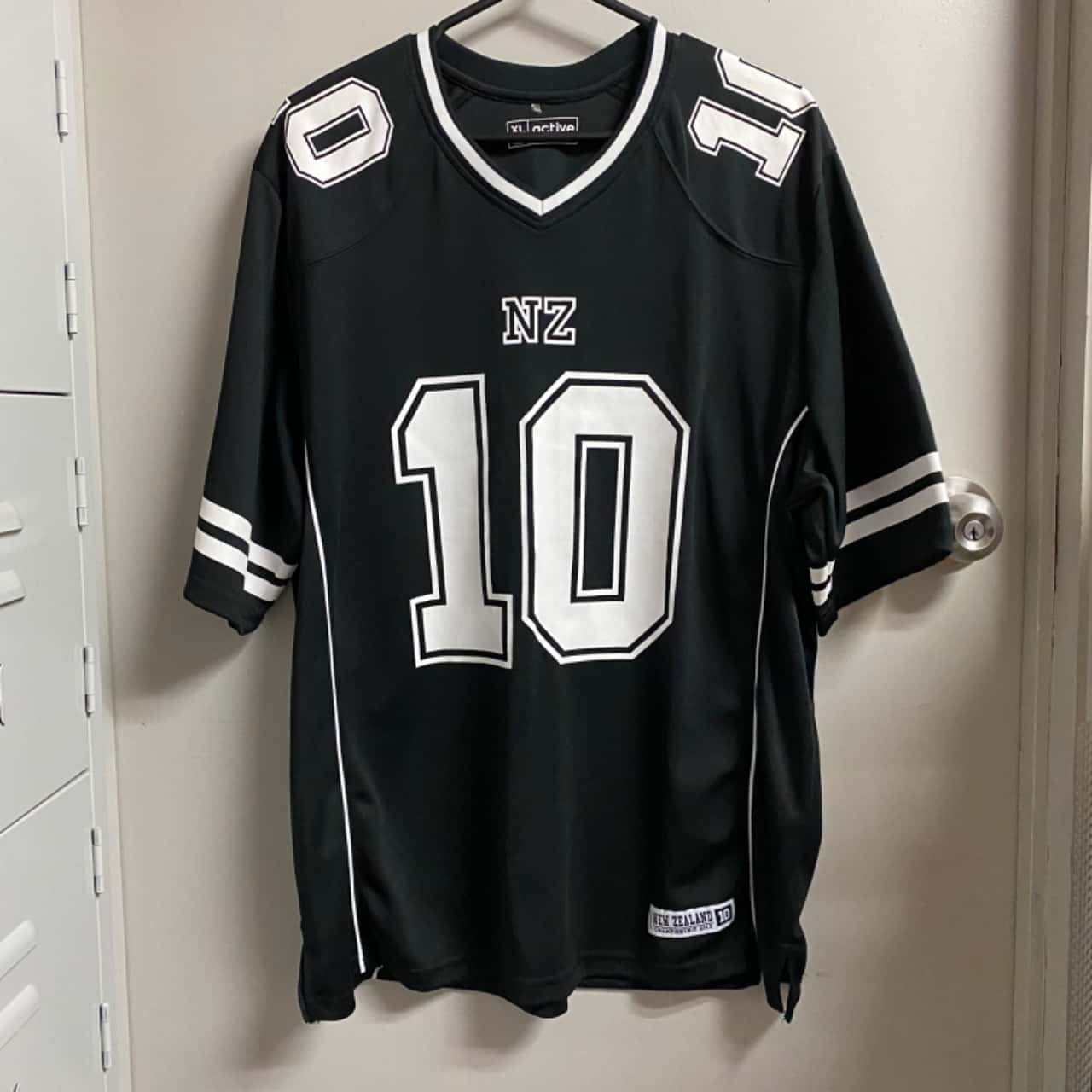 Mens Active Intent T-shirt Size XL (s)