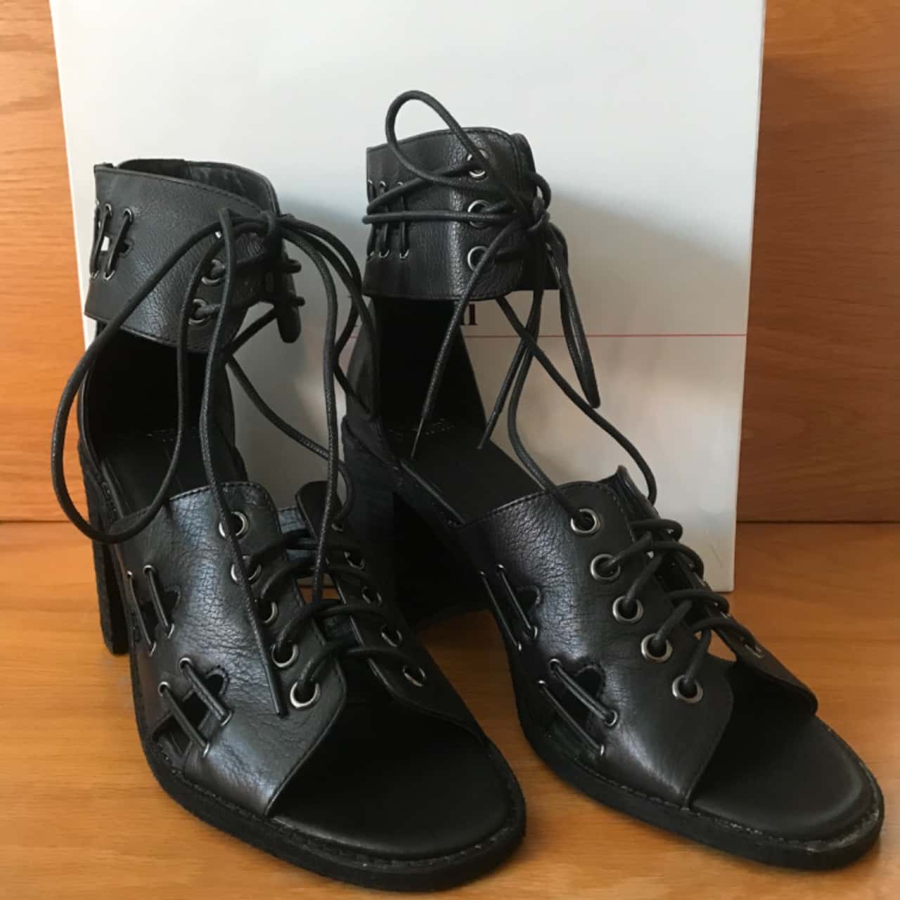 Mollini ‘Jayluv’ Black Leather High Heels Size 41(s)