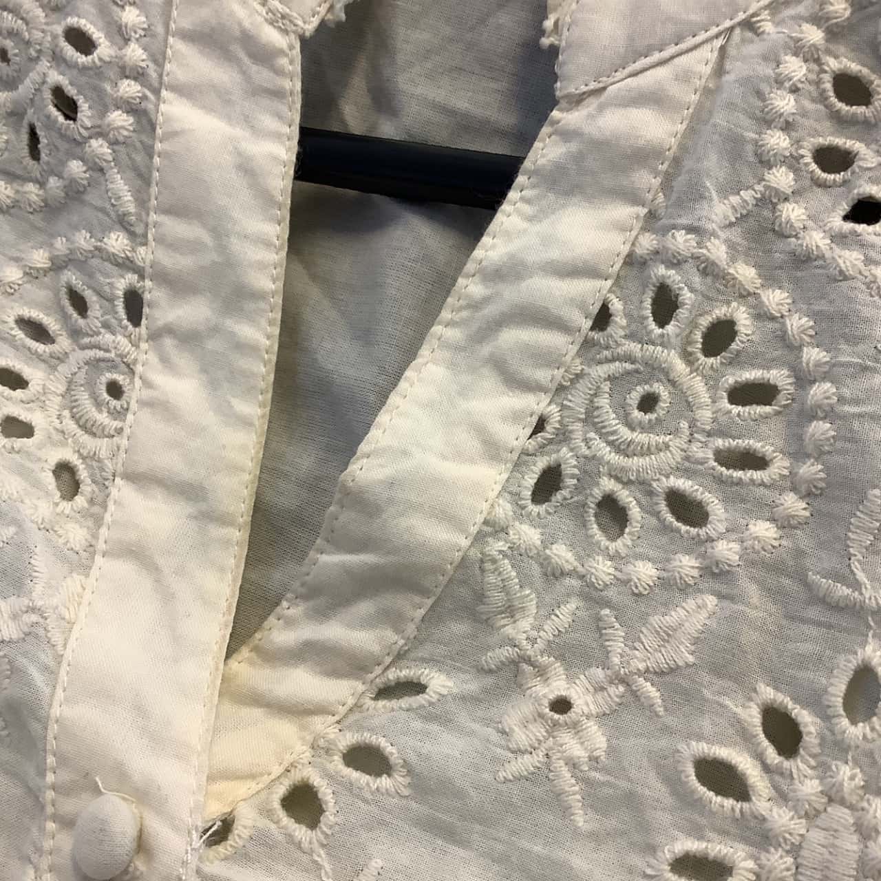 Noni B Womens Label Size12, AUS 10 Embroidered Top Cream(s)