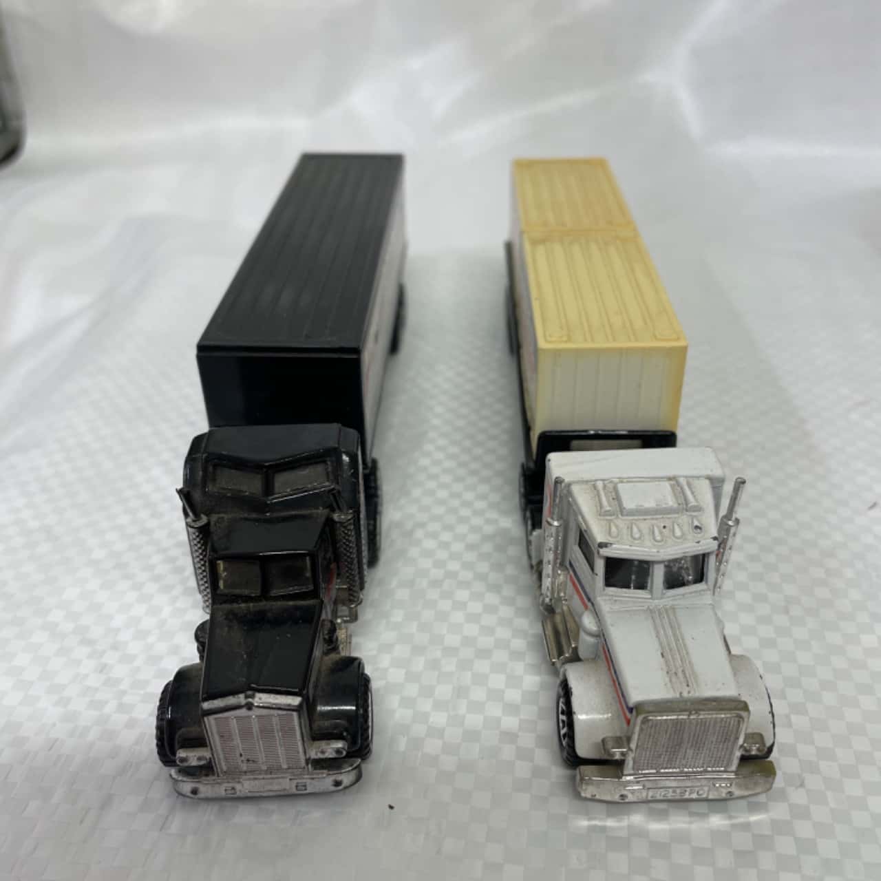 Matchbox Convoy x2 Federal Express & Midnight X-Press Diecast(s)