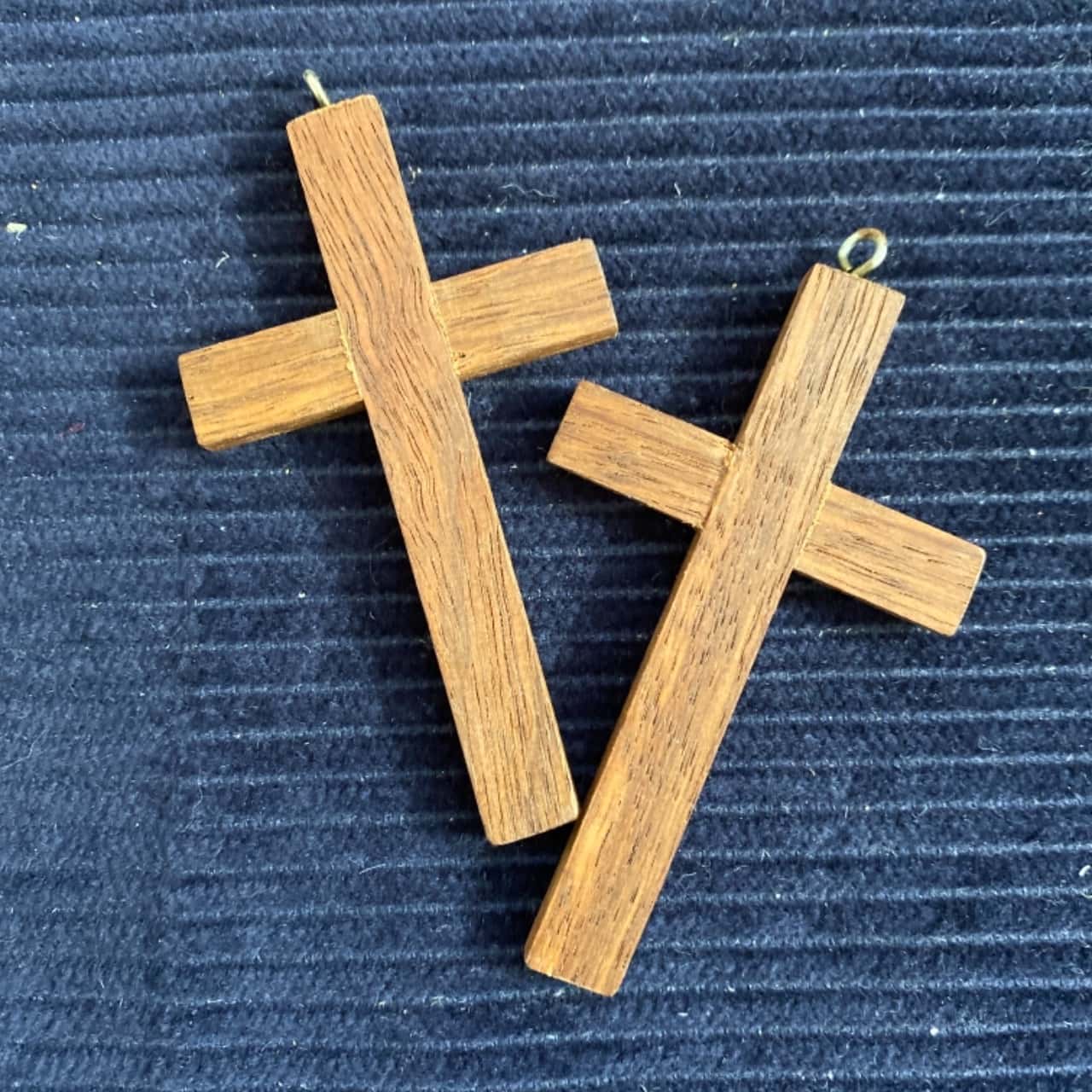 Other Womens Pendant Brown crosses x 2