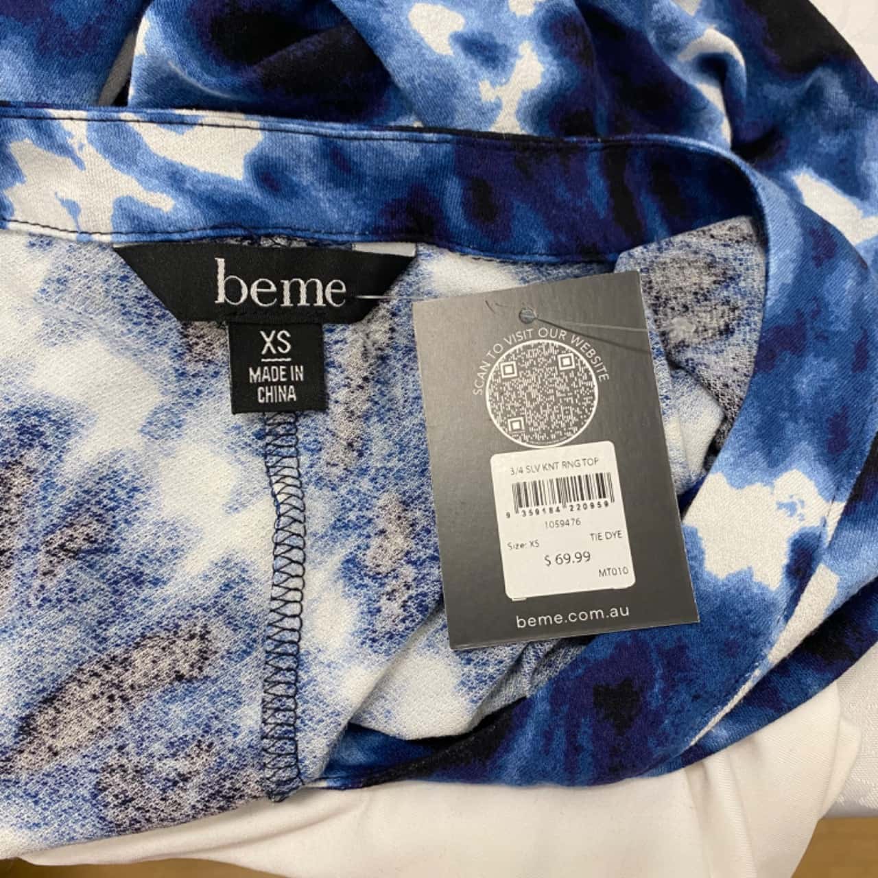 Womens Brand new Beme XS blue top(s)