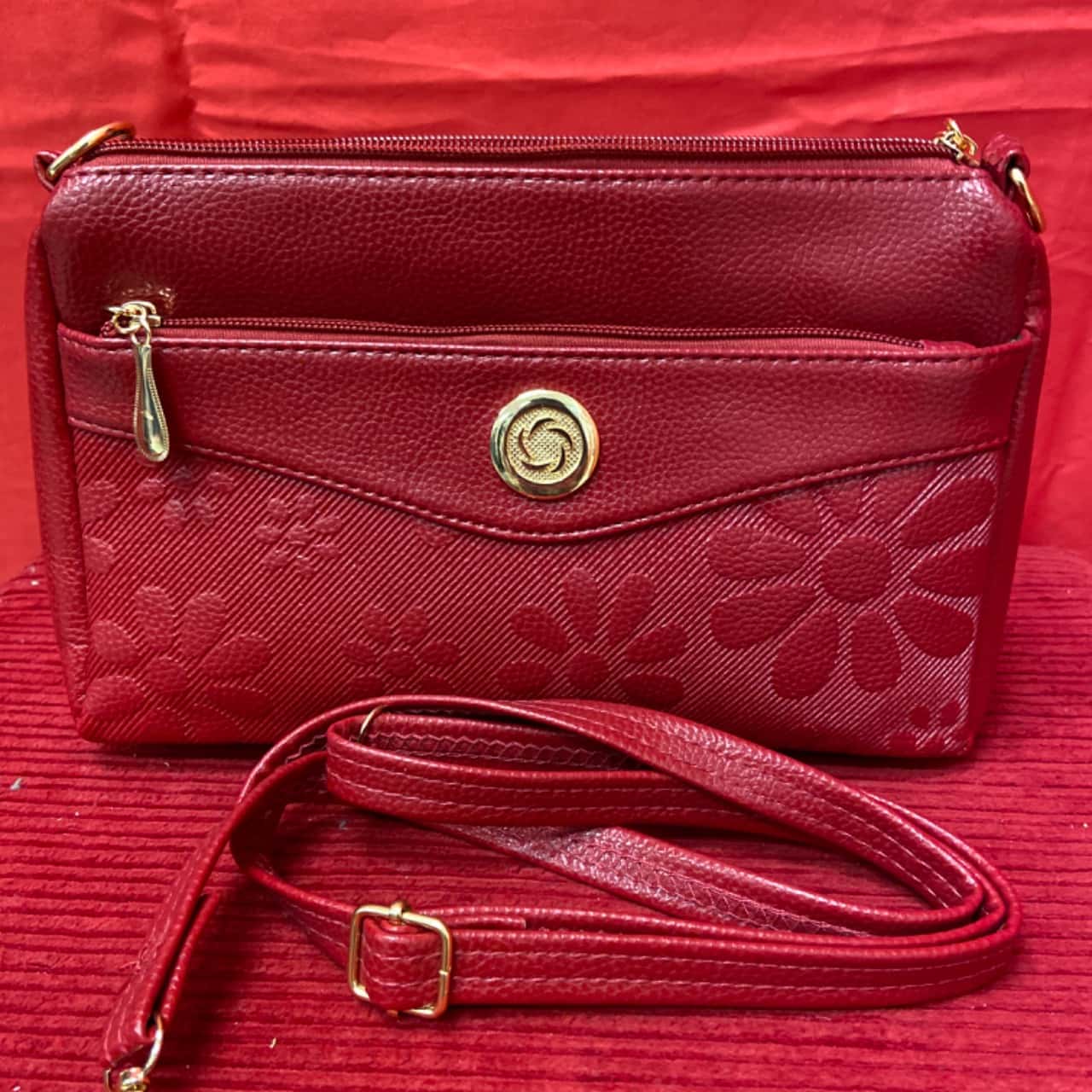 Fyodora Womens Cross Body Bag Floral Embossed Red (s)