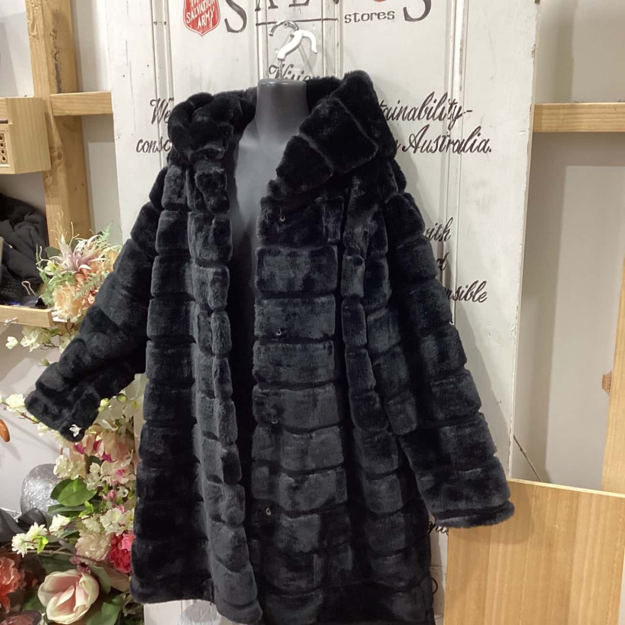 Caroline Morgan Brand! BNWT! WINTER IS NEAR! THE PERFECT FUAX FUR ...