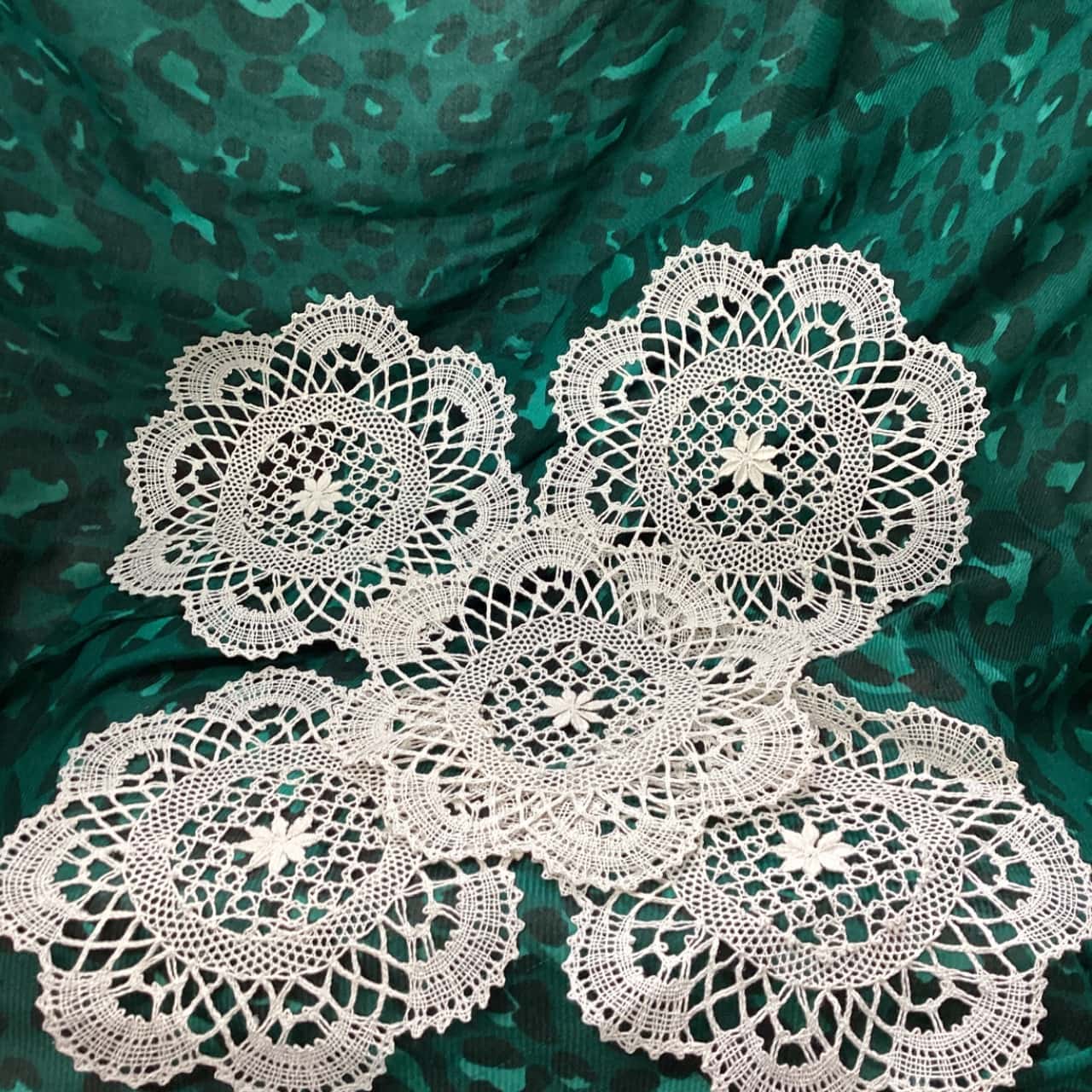 Bobbin lace doily set(s)