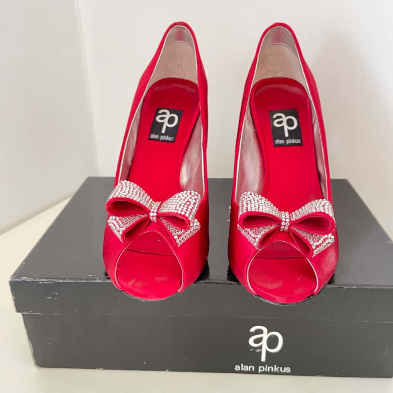 Alan Pinkus Red Silver Bow High Heels Shoes Size 8.5