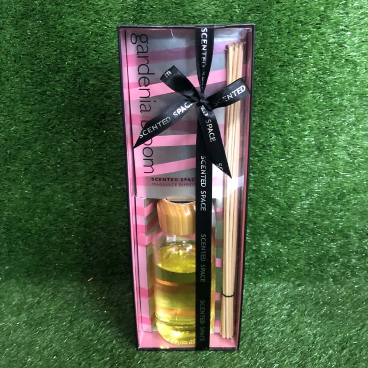 Gardenia Bloom Scented Space Fragrance Diffuser (New)