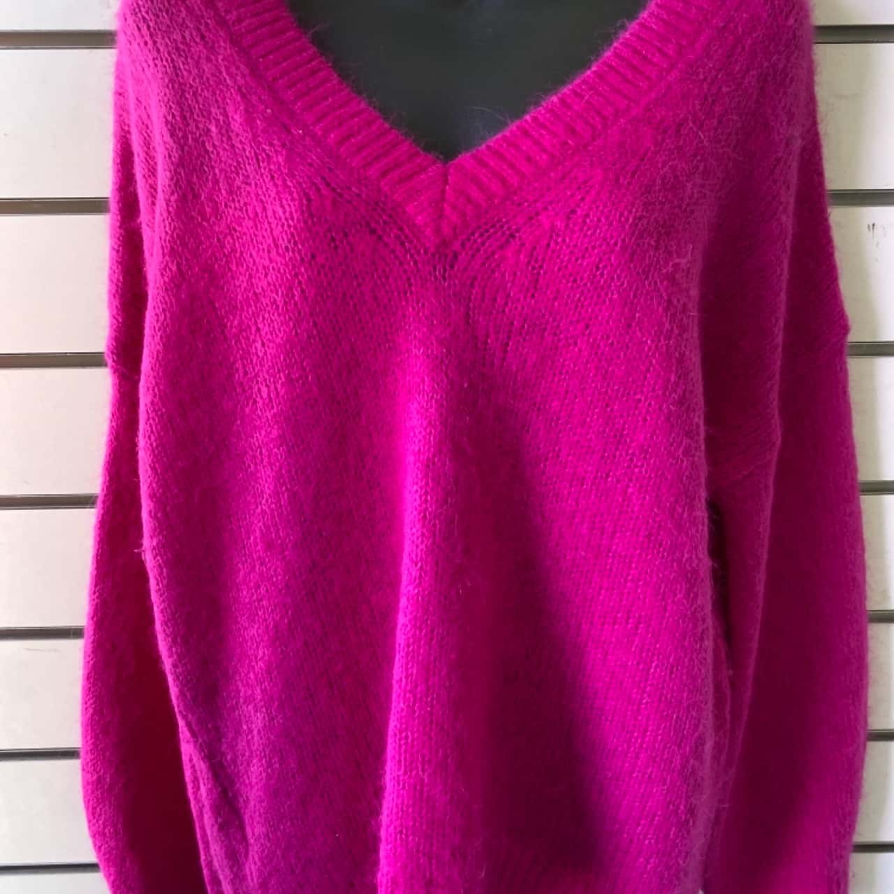 Country Road V Neck Jumper(s)
