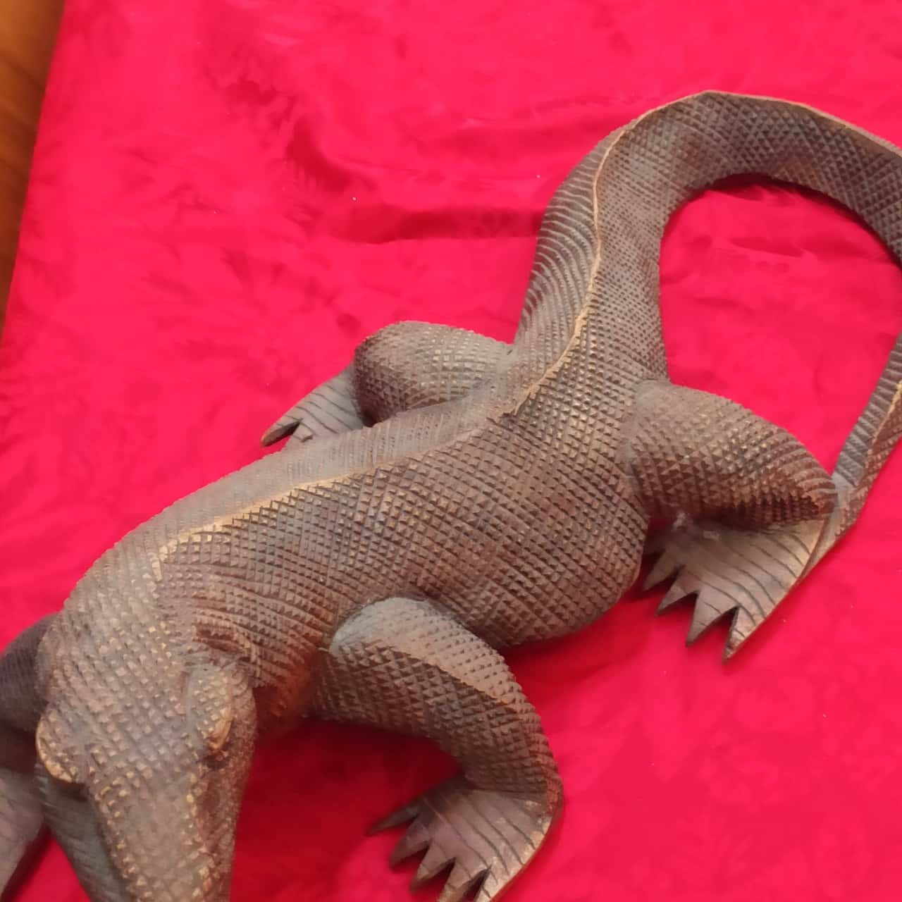 Wooden Carved Komodo Dragon **Click & Collect only**(s)