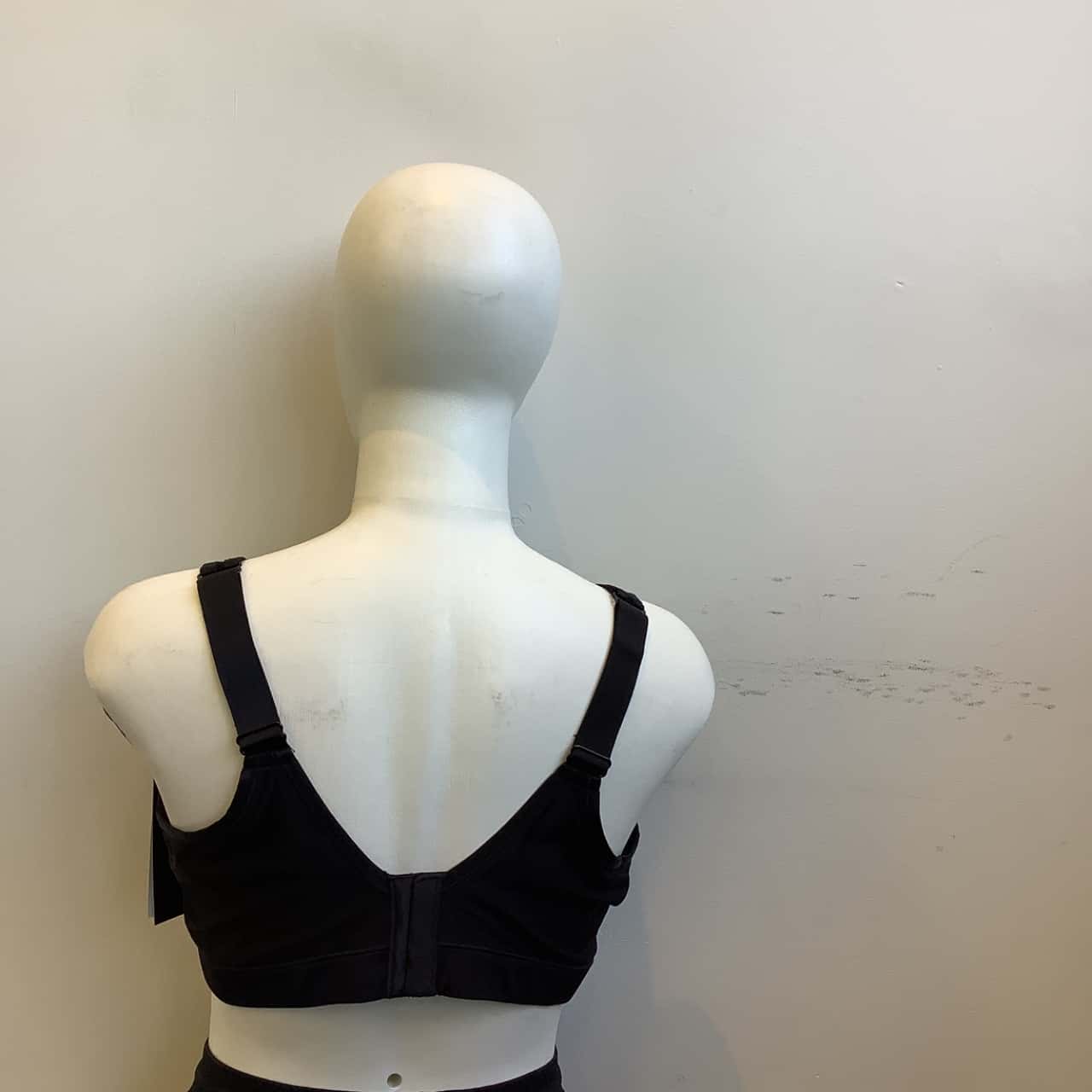 Brand New Taking Shape Womens Size 18DD Lace Trim Bra Black(s)