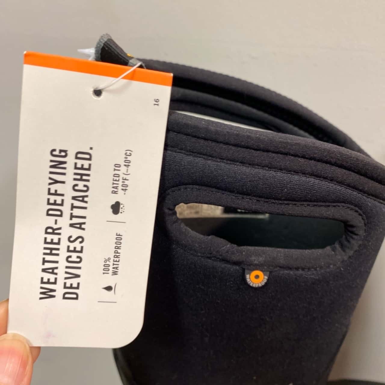 BNWT BOGS Womens WATERPROOF BLACK BOOTS Size 37