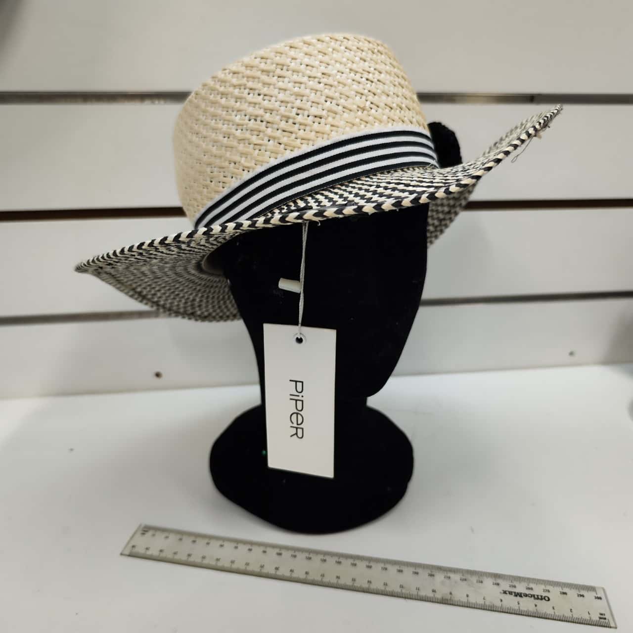 Piper Unisex Hat BNWT(s)