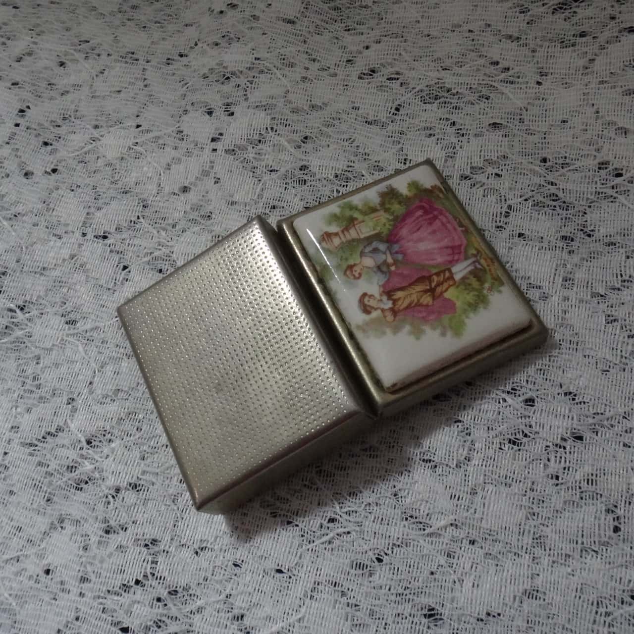 (New Lower Price!) Vintage Rectangular Pill Box Porcelain Fragonard(s)