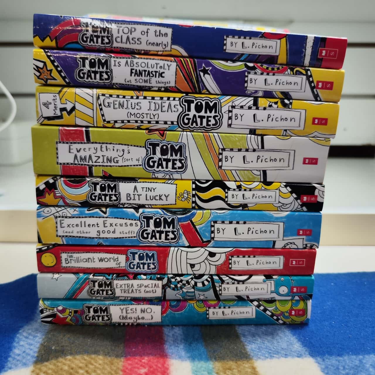 9x Tom Gates Books(s)