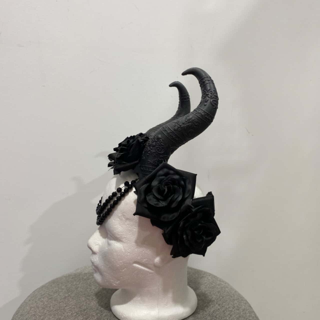 Black Horns With Roses (Perfect For Halloween) (s)