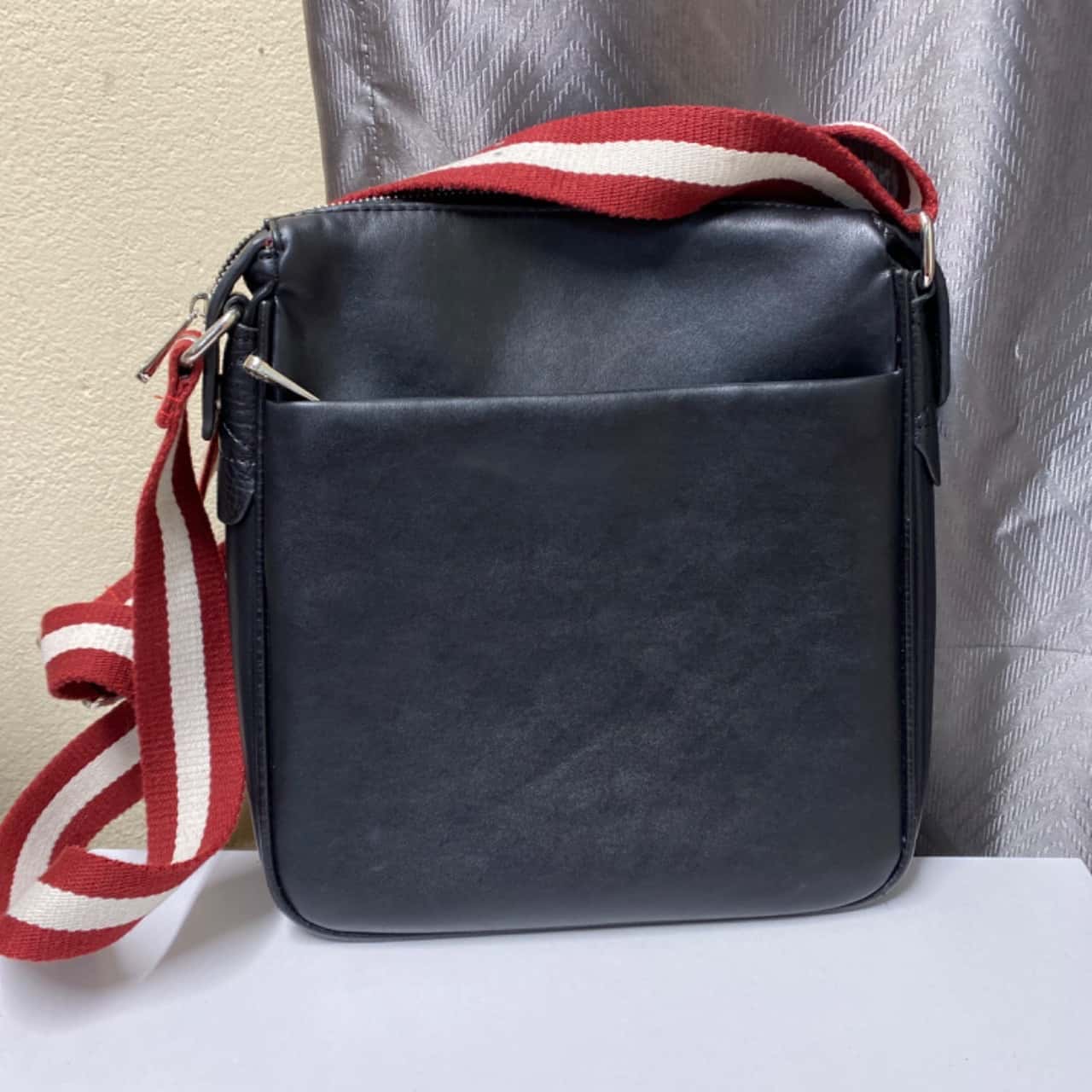 Men's Black Crossbody Bag With Strap (s)