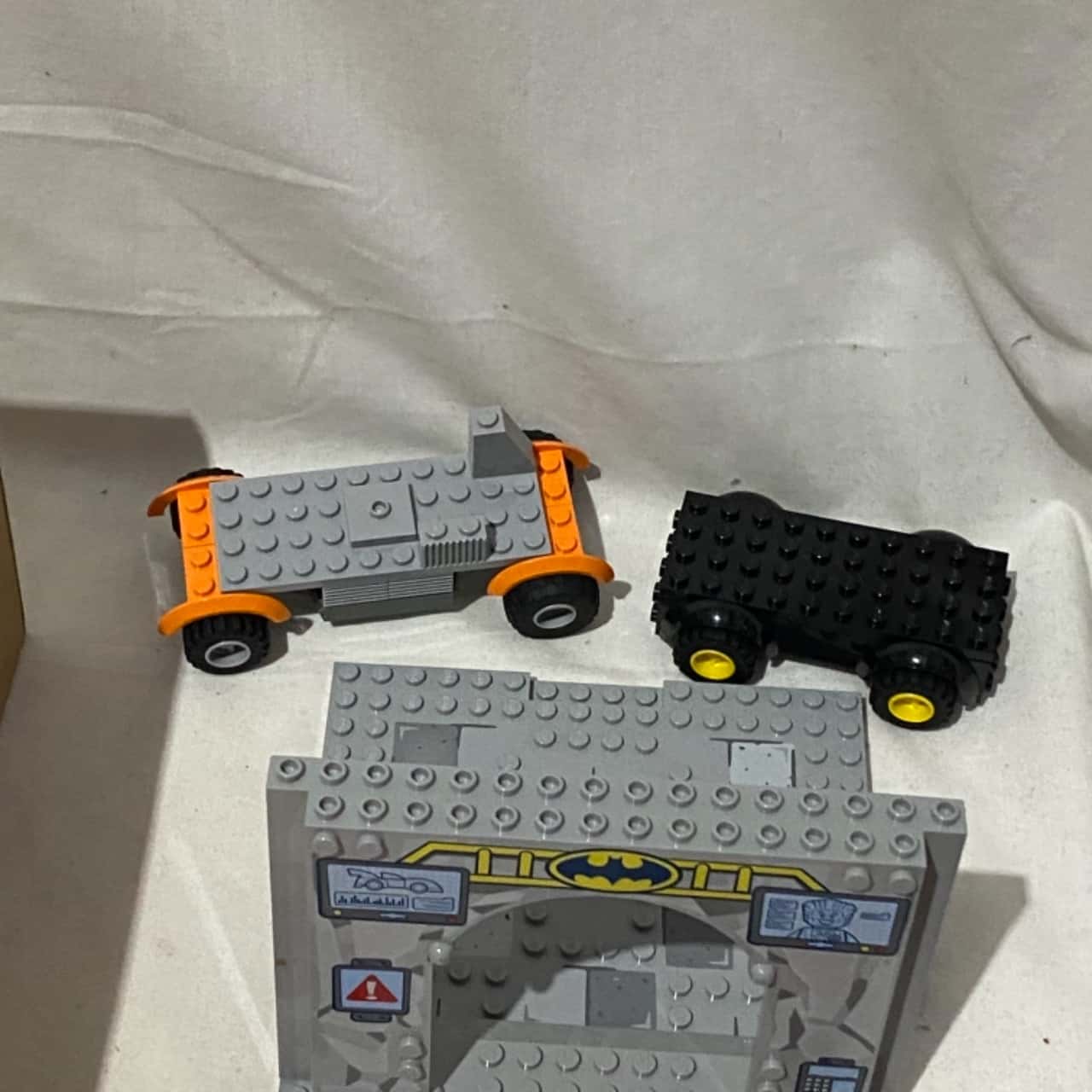 1Kg LEGO MIXED BUNDLE LOT Batman Mini Figs and Manuals(s)