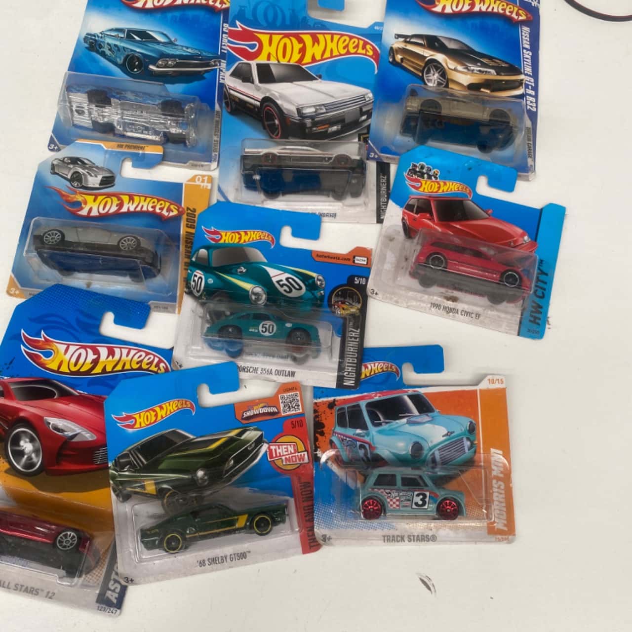 Assorted hot wheel cars (s)