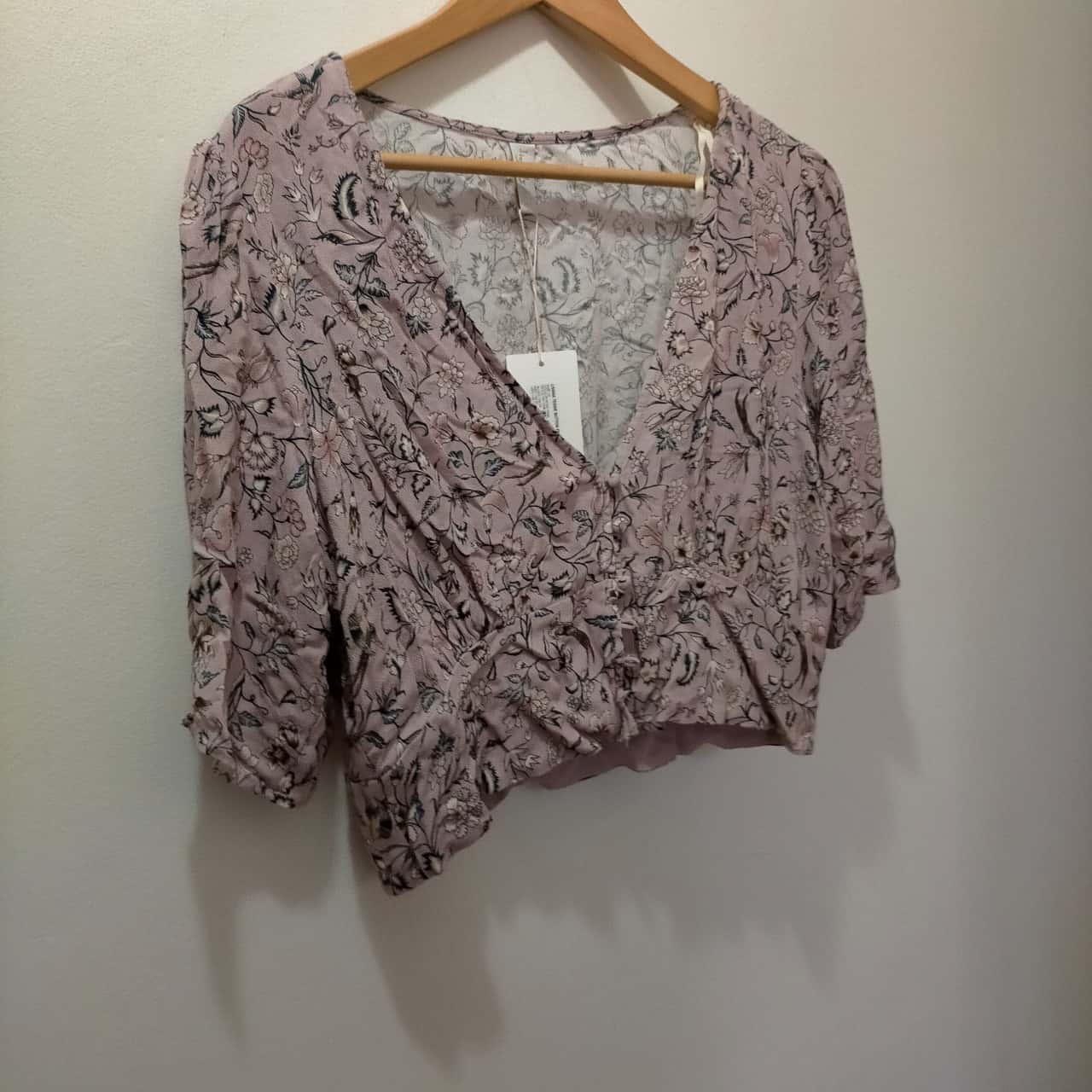 SHEIKE NWT Size 12 Floral / Purple Top RRP $129(s)