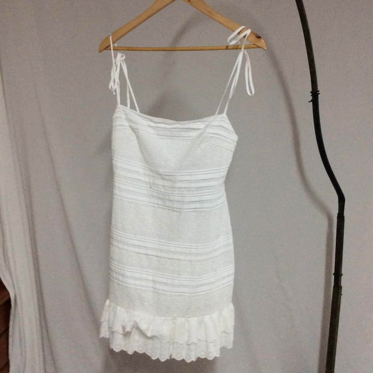 SIR Women's Size 8 Shoestring Strap Floral / White Dress(s)