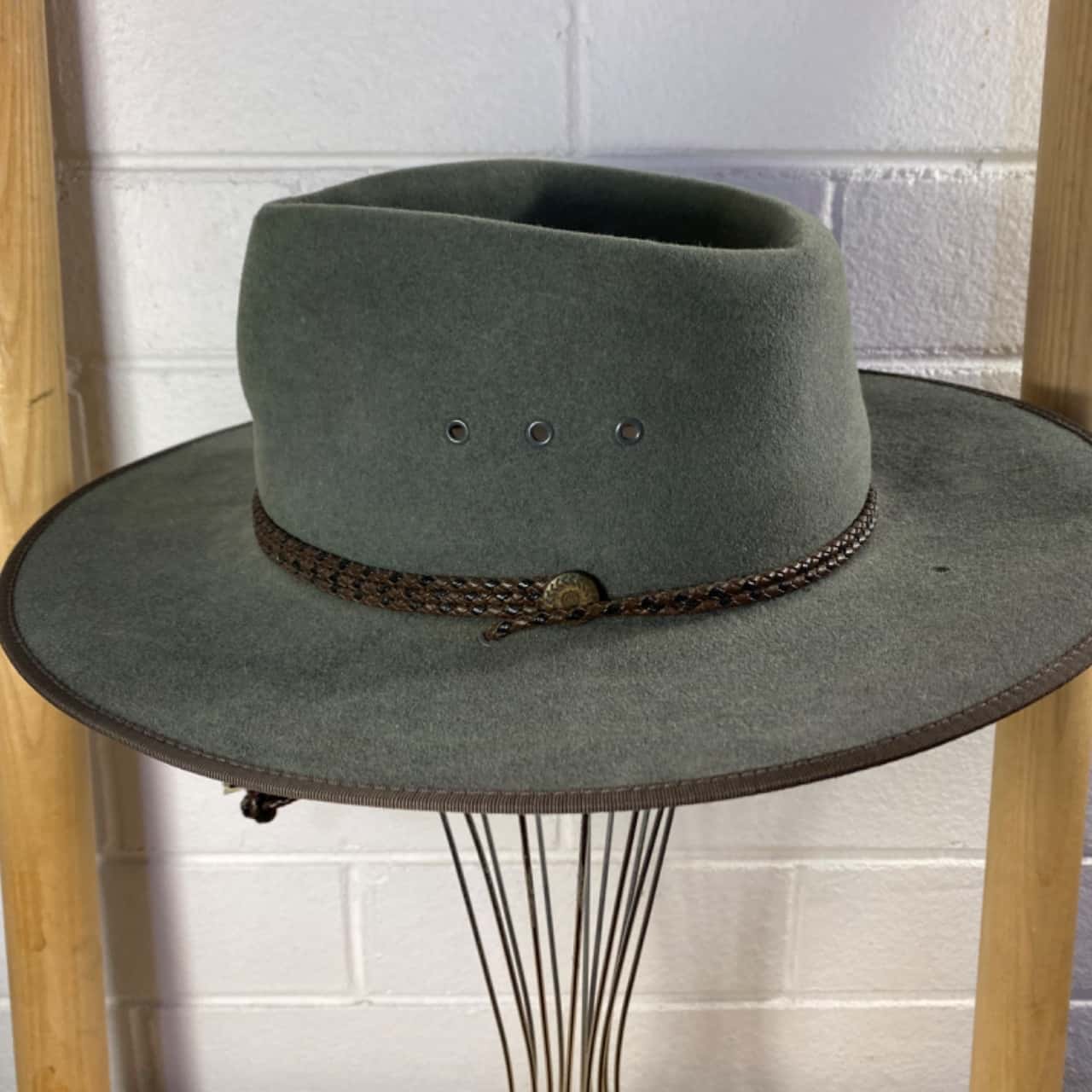 Akubra Mens Cattleman Hat Size M Brown / Grey (s)