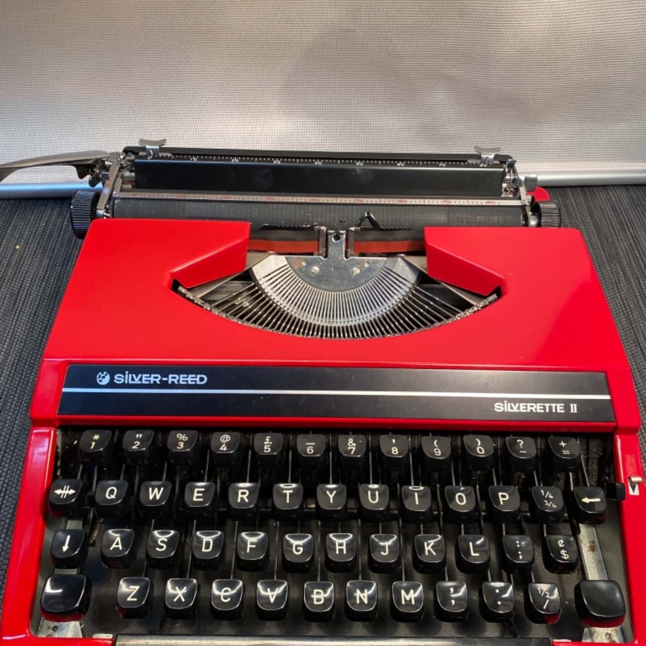 SEIKO Ltd Silver-reed silverette 2 type writer in working order(s)