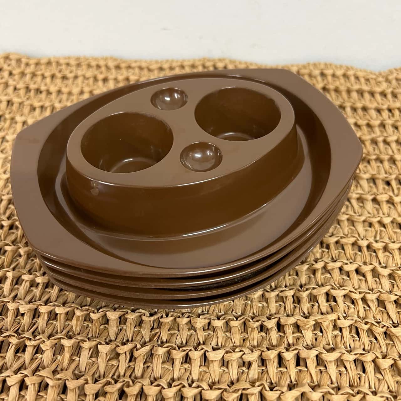 Vintage retro kitch Bessemer Melmac made in Australia egg plates(s)