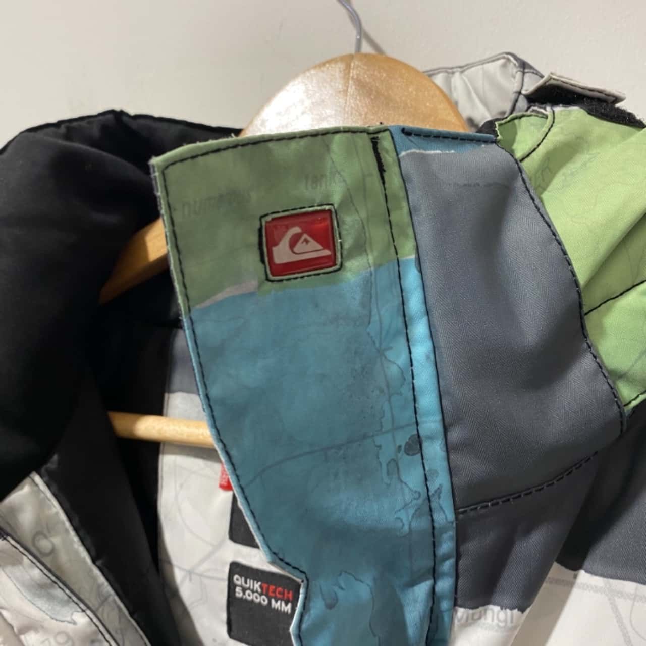 Quicksilver Size 14 Insulated Snowboard Jacket