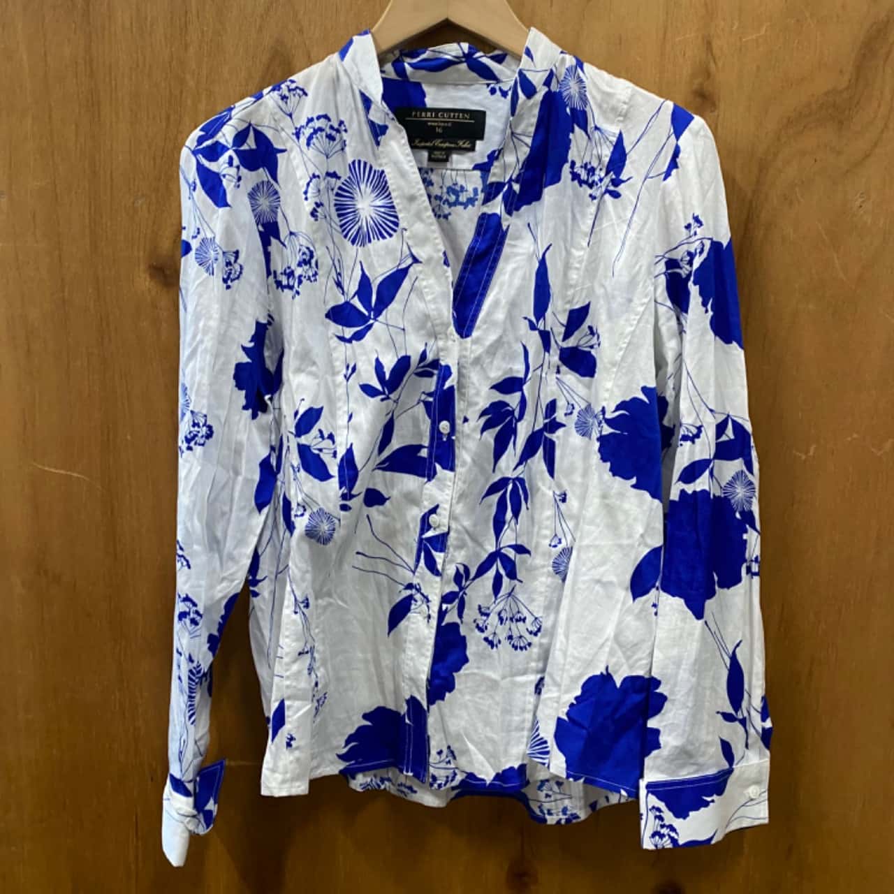Perri Cutten Blouse Blue Floral Pattern Size:16(s)