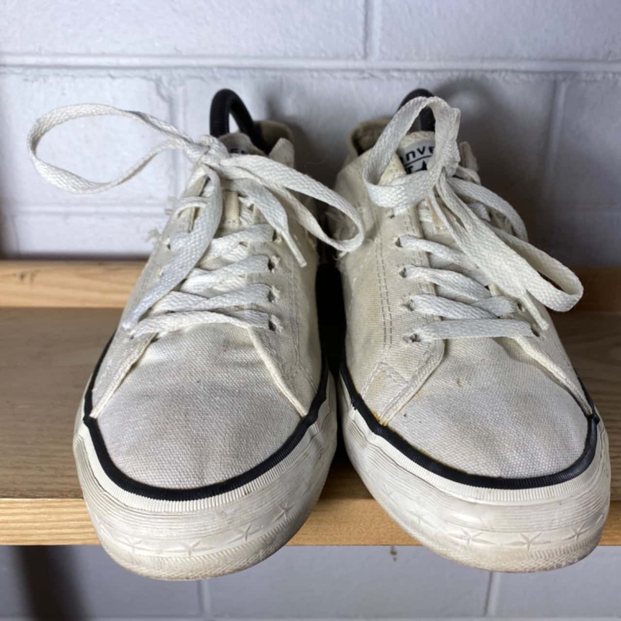 Converse Unisex One Star Sneakers Size 7 / 9 Off White (s)