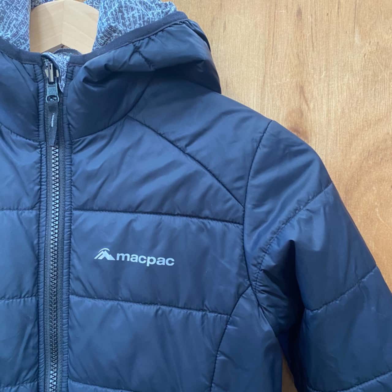 Macpac Kids Black/Grey Reversible Puffer Jacket Size 6-8Y(s)