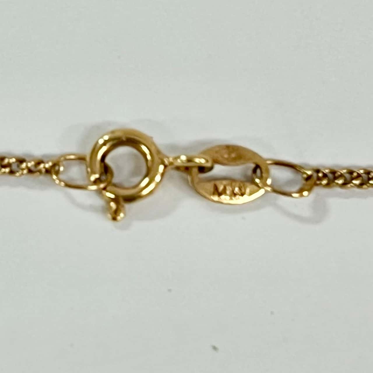 375 Gold 9ct Chain & 375 Gold 9ct Heart with Diamantés(s)