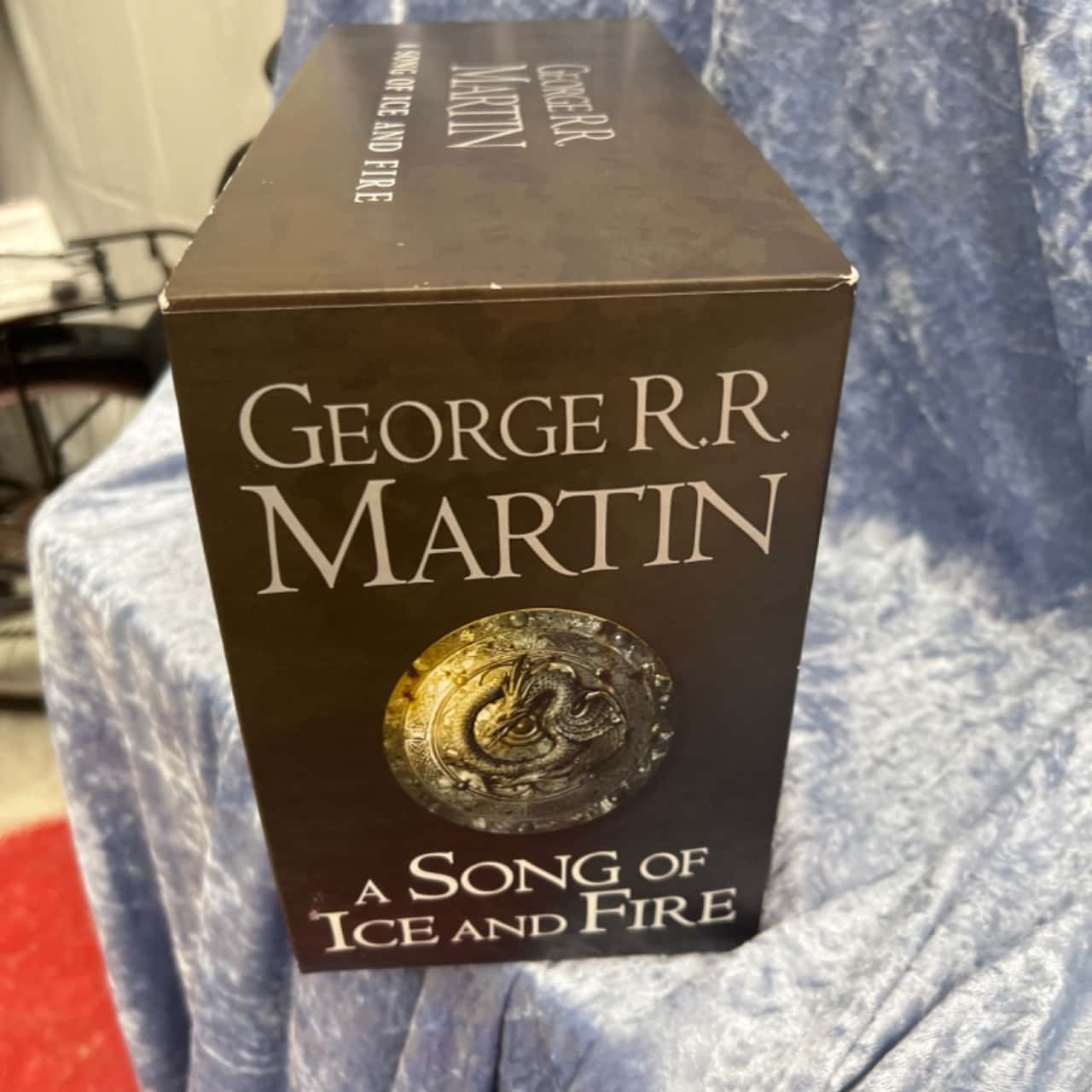 George R.R. martin A song of ice and fire the story so far 7 Book Set(s)