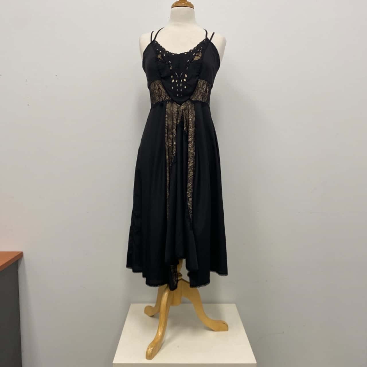 Womens Size 12 Formal Dress Black /Cream (s)