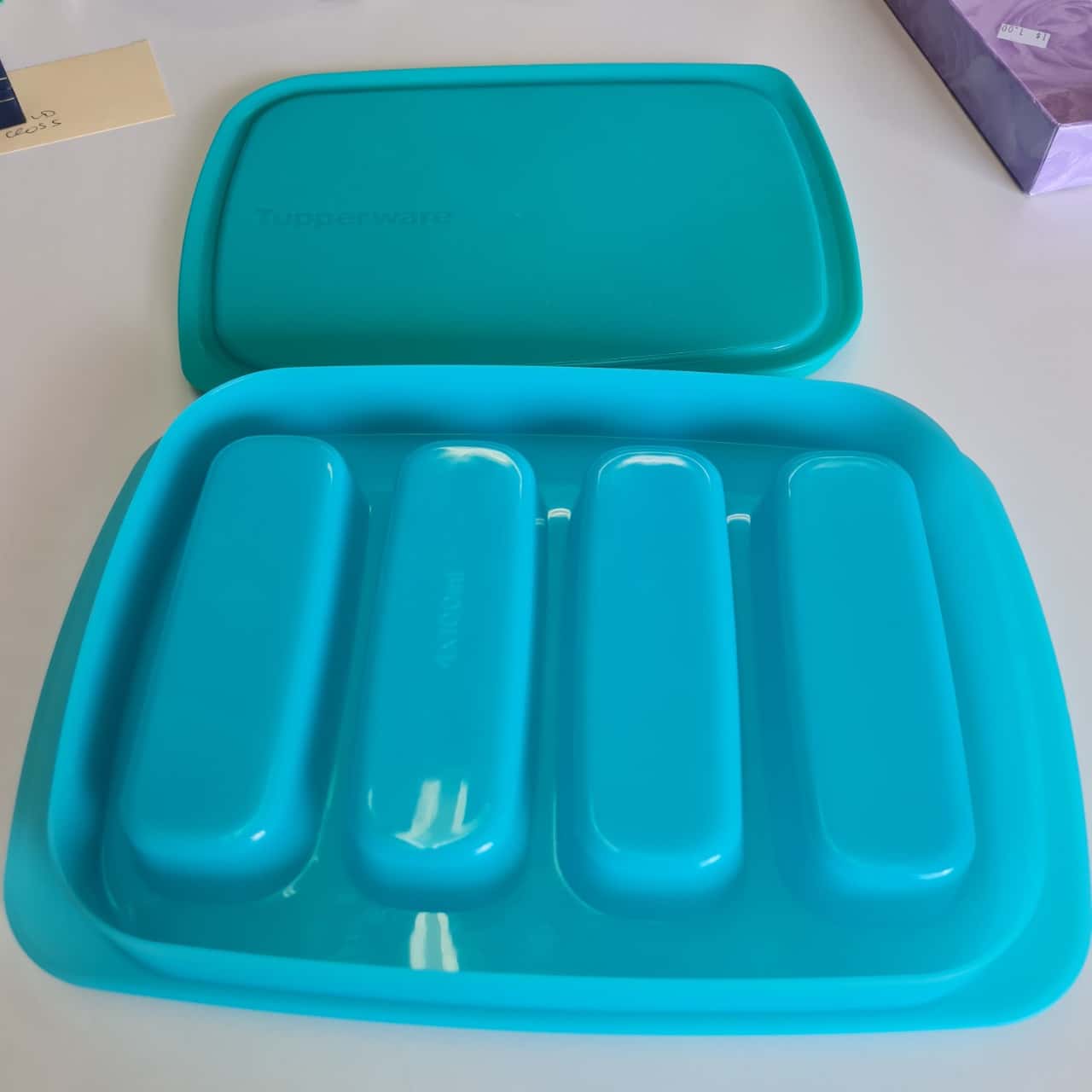 Tupperware 6820A Snack Keeper