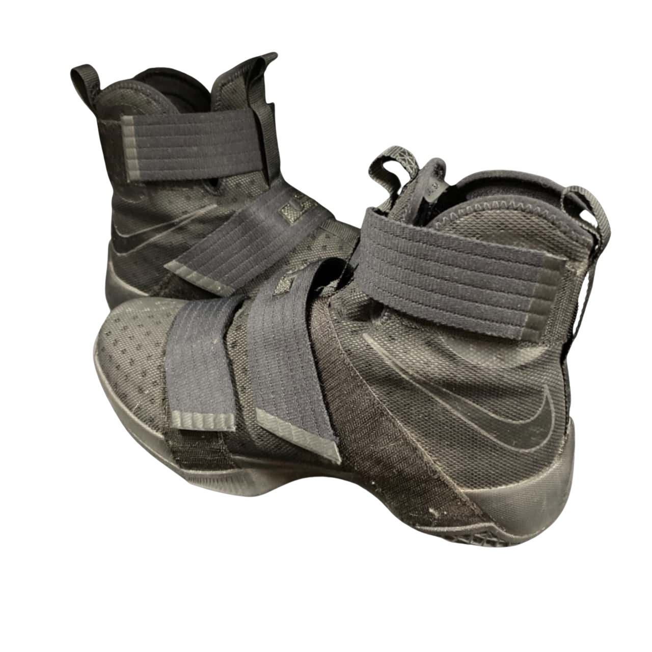 Nike Mens Size 10.5 Black Lebron soldier 10.5 sneakers (s)