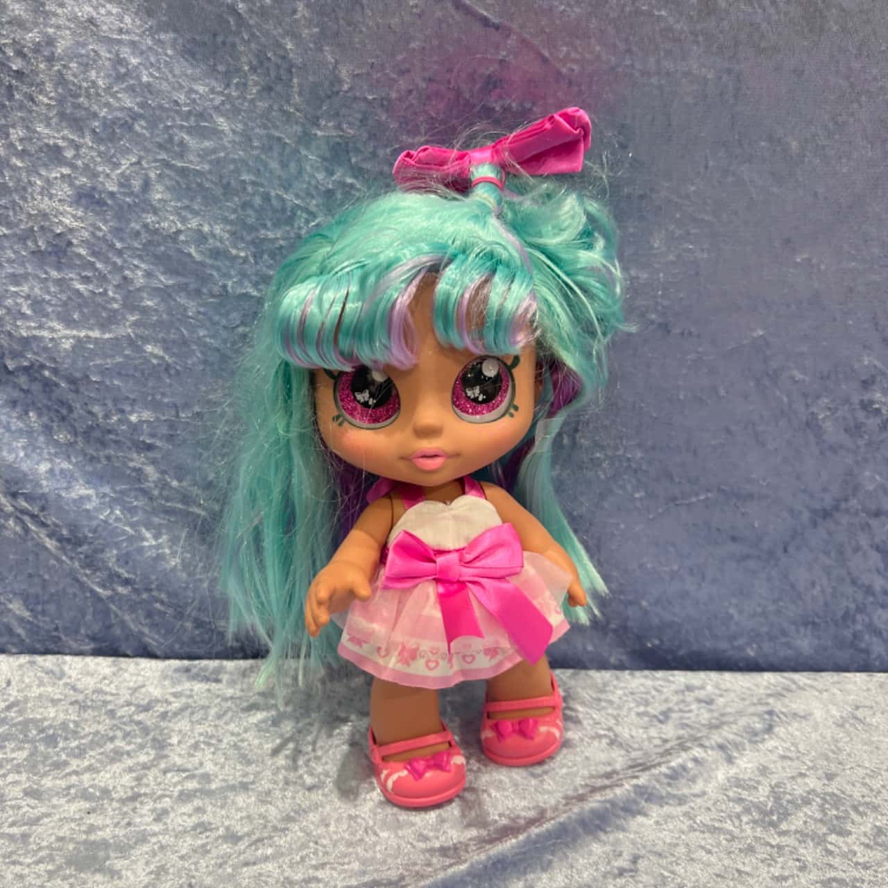 Kindi Kids Fun Time Friends Bella Bow bobblehead doll