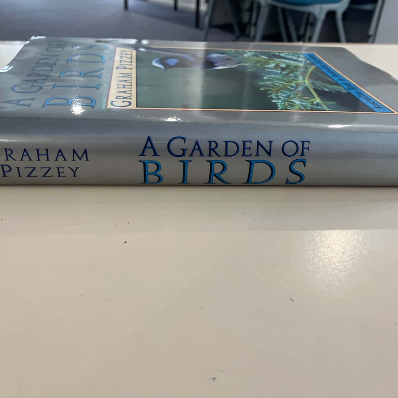 A Garden of Birds - Graham Pizzey